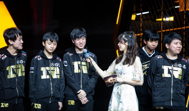 除了姿态正式退役，RNG 六周年庆典现场还官宣了一件 “大事”！ #47939