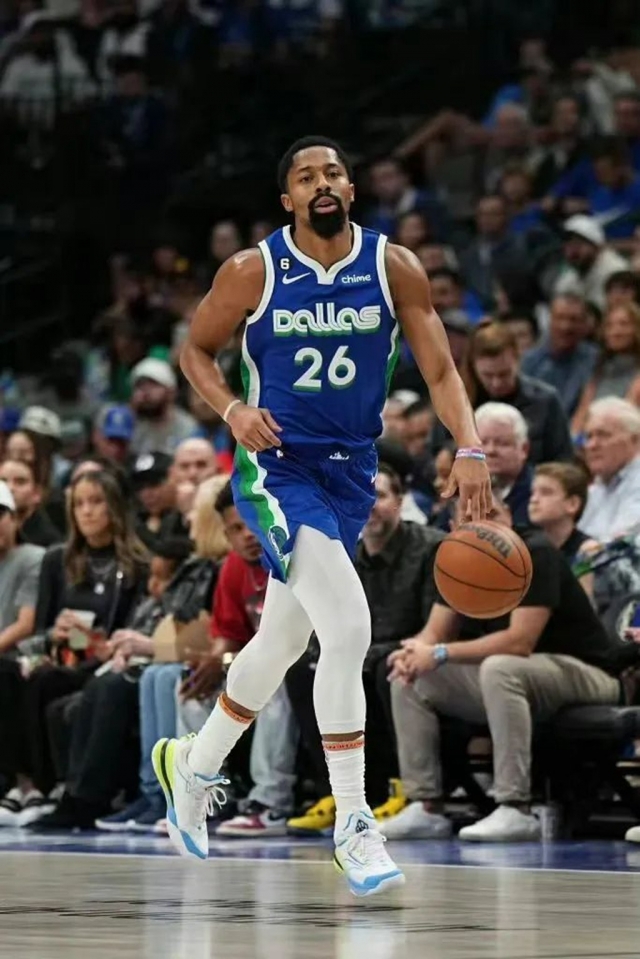 一周 NBA 上脚合集！离开卡戴珊，布克变乔丹！ #72523