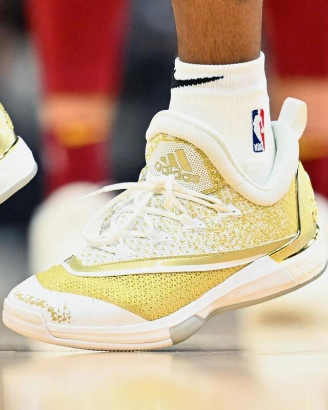 一周 NBA 上脚！杜兰特又穿倒钩！黑人月科比 6 刷屏！ #73937