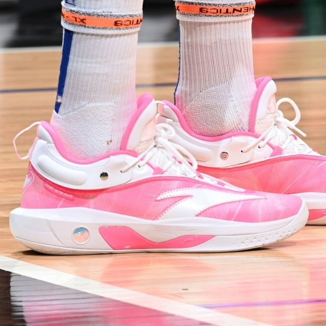 一周 NBA 上脚！杜兰特又穿倒钩！黑人月科比 6 刷屏！ #73937