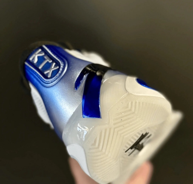 新球队新战靴！安踏 KT10 完整公开！ FLIGHTCLUB中文站 |SNEAKER潮流文化|SNEAKERHEAD集中地|专业SNEAKER社区