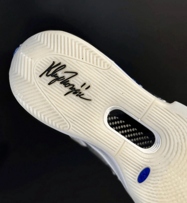 新球队新战靴！安踏 KT10 完整公开！ FLIGHTCLUB中文站 |SNEAKER潮流文化|SNEAKERHEAD集中地|专业SNEAKER社区