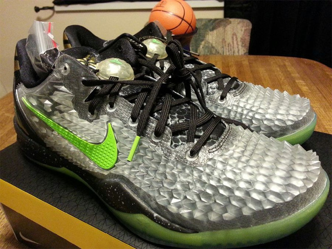 Kobe 8 System SS ＂Christmas＂ 实物细节图片 科八圣诞配色 球鞋资讯 FLIGHTCLUB中文站|SNEAKER球鞋 ...
