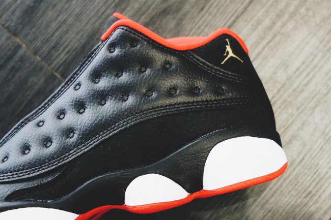 Air Jordan 13 Low “Bred” 实物细节近赏 310810-027AJ13低帮 球鞋资讯 FLIGHTCLUB中文站 ...