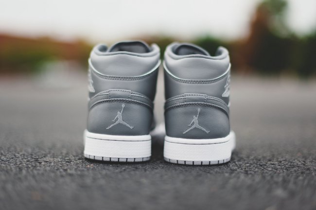 Air Jordan 1 Mid “Cool Grey” 酷灰新色发售 AJ1 球鞋资讯 FLIGHTCLUB中文站|SNEAKER球鞋资讯第一站