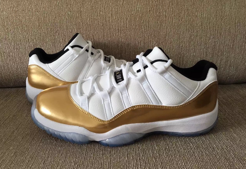 白金配色 Air Jordan 11 Low “Gold” 更多清晰实物曝光 528895-103AJ11 球鞋资讯 FLIGHTCLUB中文 ...