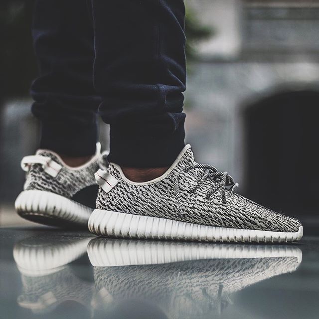 关于 Yeezy 的这些最新图片，值得你一看！ 球鞋资讯 FLIGHTCLUB中文站|SNEAKER球鞋资讯第一站