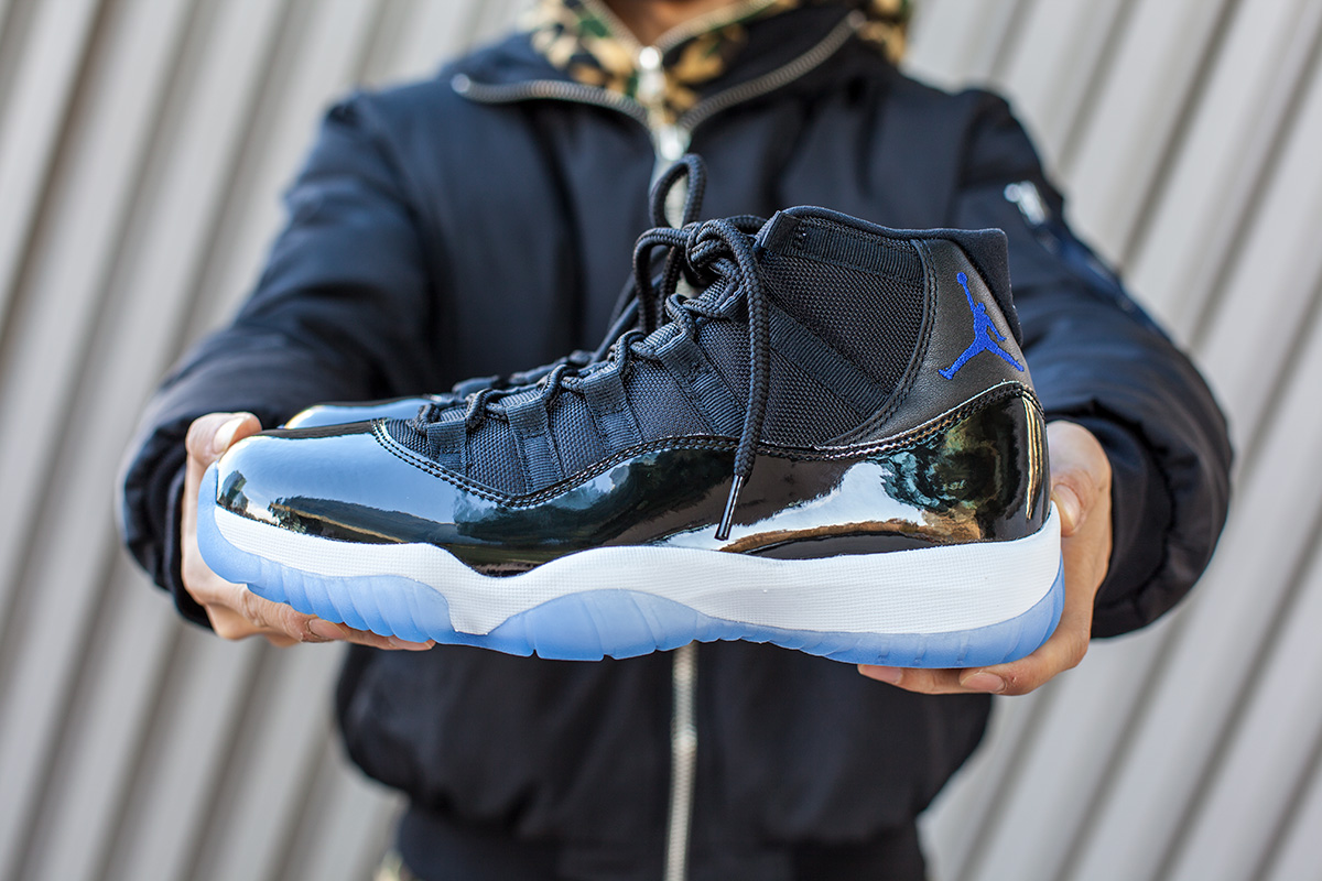看看小编提前上脚 Air Jordan 11 “Space Jam”，你给打几分？ 378037-003AJ11 球鞋资讯 ...