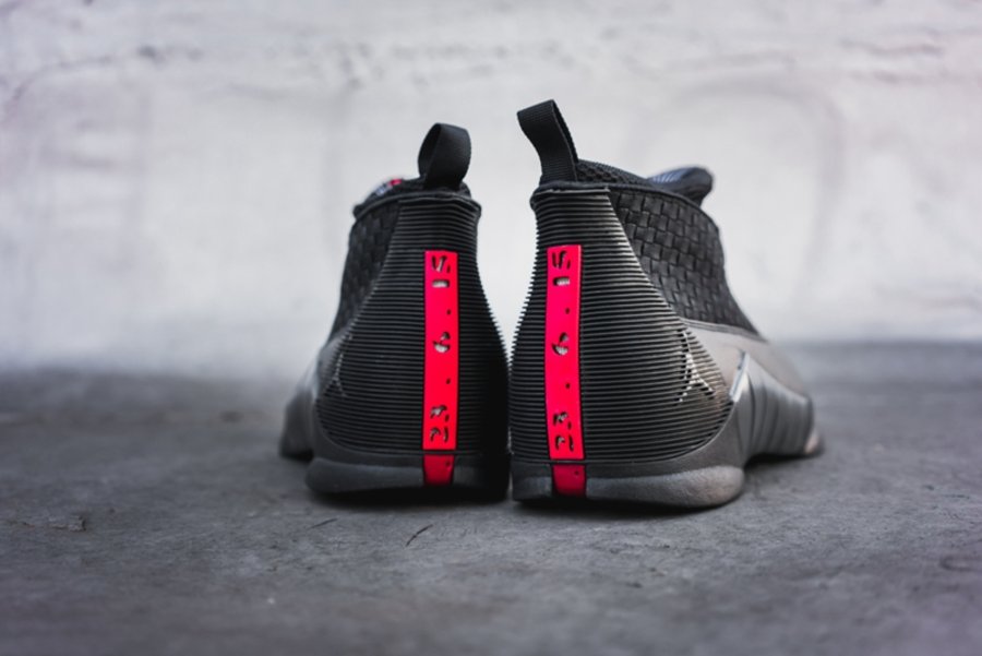发售提醒！Air Jordan 15 “Stealth” 明早上架 球鞋资讯 FLIGHTCLUB中文站|SNEAKER球鞋资讯第一站