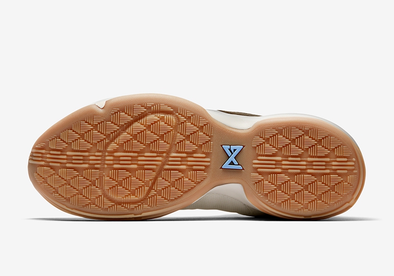 质感独特！这双鳄鱼皮纹理的 Nike PG 1 “Ivory” 下周即将发售 球鞋资讯 FLIGHTCLUB中文站|SNEAKER球鞋资讯第一站