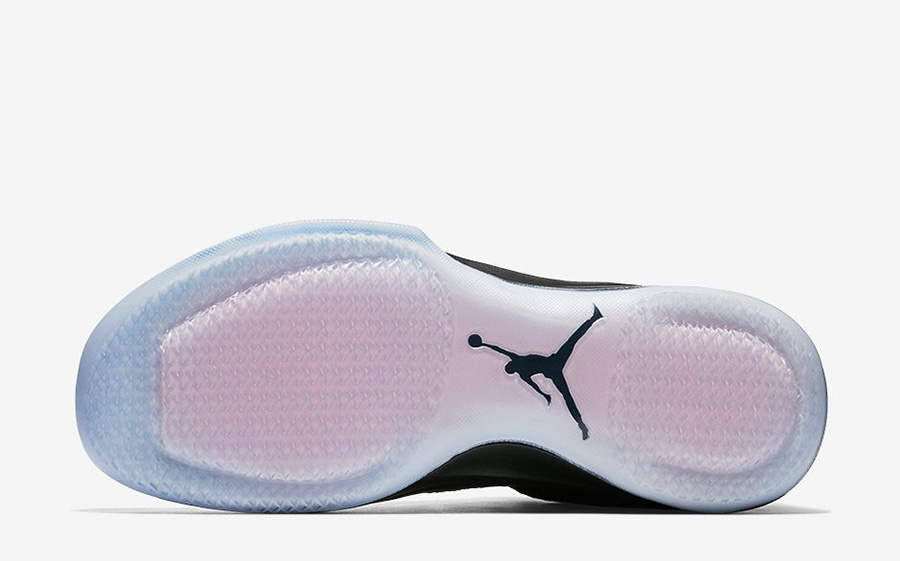 刚上架！首款 Air Jordan XXXI Low 低帮鞋型现已发售！ 897564-001AJ31 球鞋资讯 FLIGHTCLUB中文站|SNEAKER球鞋资讯第一站