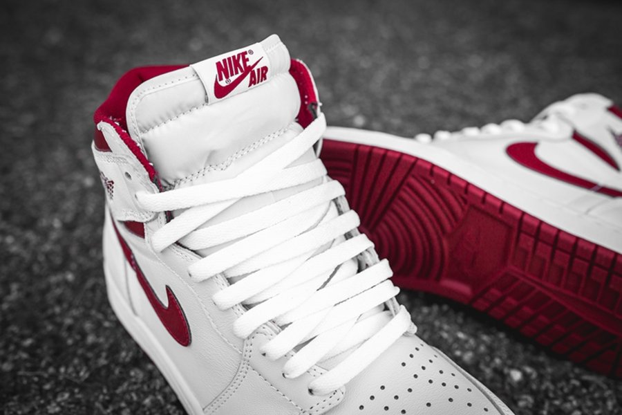 本周发售！元年白红 AJ1 OG “Metallic Red” 实物美图近赏 球鞋资讯 FLIGHTCLUB中文站|SNEAKER球鞋资讯第一站