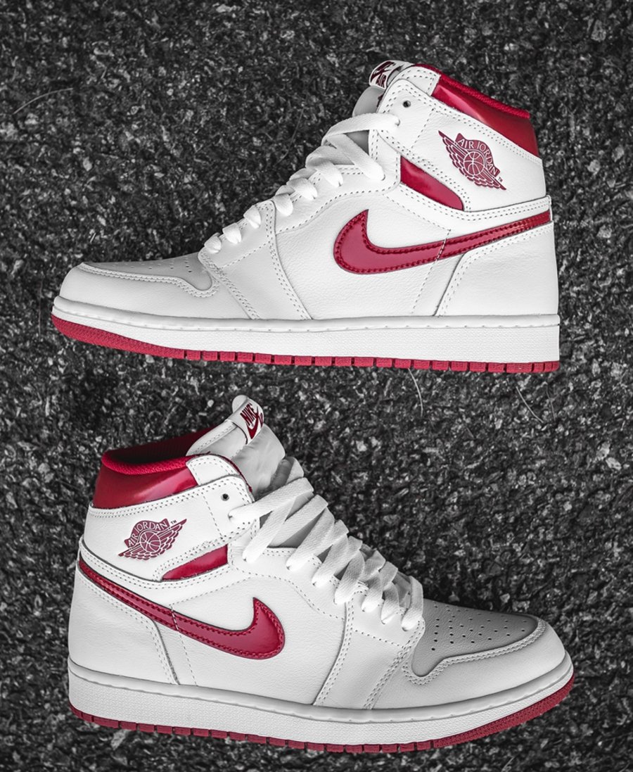 本周发售！元年白红 AJ1 OG “Metallic Red” 实物美图近赏 球鞋资讯 FLIGHTCLUB中文站|SNEAKER球鞋资讯第一站