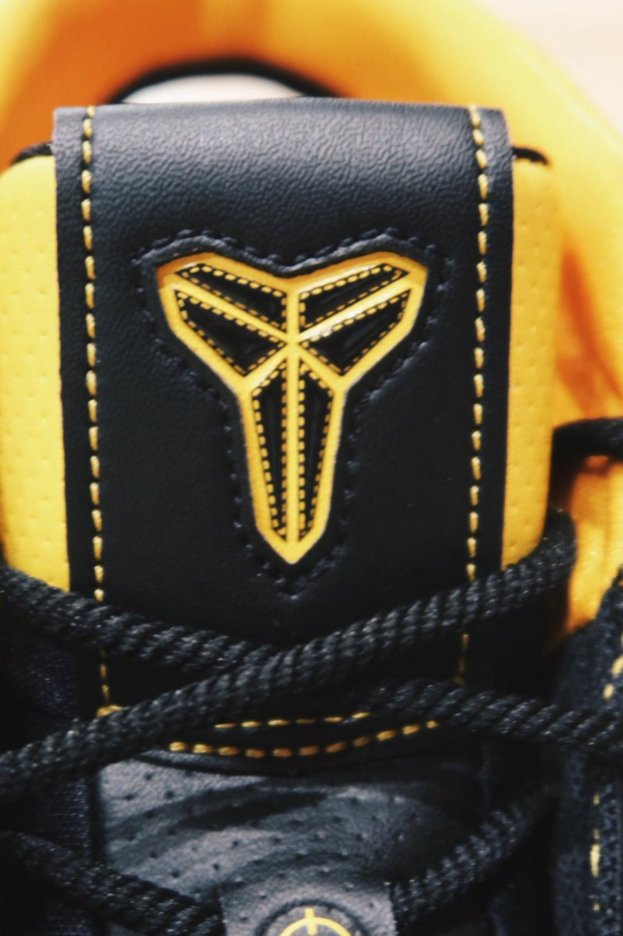 升级进化回归！科比战靴 Zoom Kobe 1 Protro 本月正式发售 球鞋资讯 FLIGHTCLUB中文站|SNEAKER球鞋资讯第一站