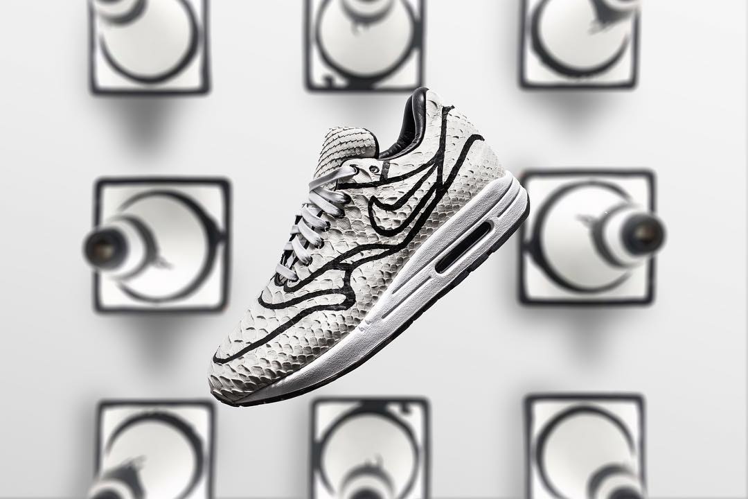 二次元奢华定制！白蟒 Air Max 1 你还是第一次见！ 球鞋资讯 FLIGHTCLUB中文站|SNEAKER球鞋资讯第一站