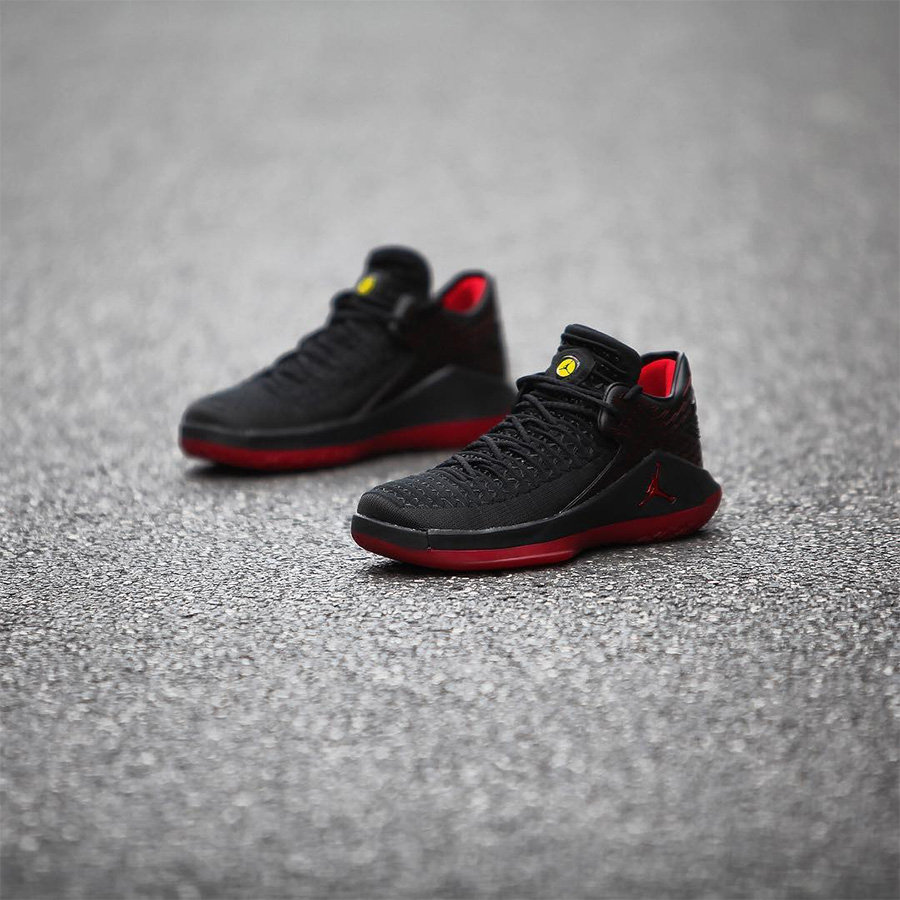 飞翼后跟首次发售！Air Jordan 32 Low “Last Shot” 实物图赏 AJ32 球鞋资讯 FLIGHTCLUB中文站|SNEAKER球鞋资讯第一站