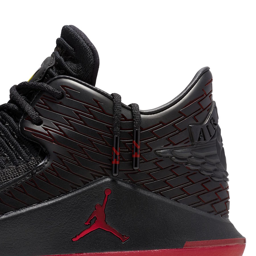 飞翼后跟首次发售！Air Jordan 32 Low “Last Shot” 实物图赏 AJ32 球鞋资讯 FLIGHTCLUB中文站|SNEAKER球鞋资讯第一站