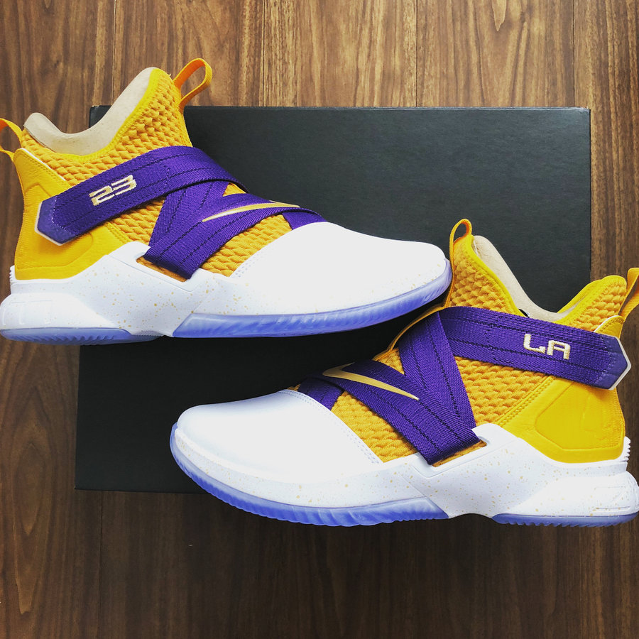 湖人配色终于出现！细节超多的 Soldier 12 “Lakers” 实物首次曝光！ 球鞋资讯 FLIGHTCLUB中文站|SNEAKER球鞋 ...