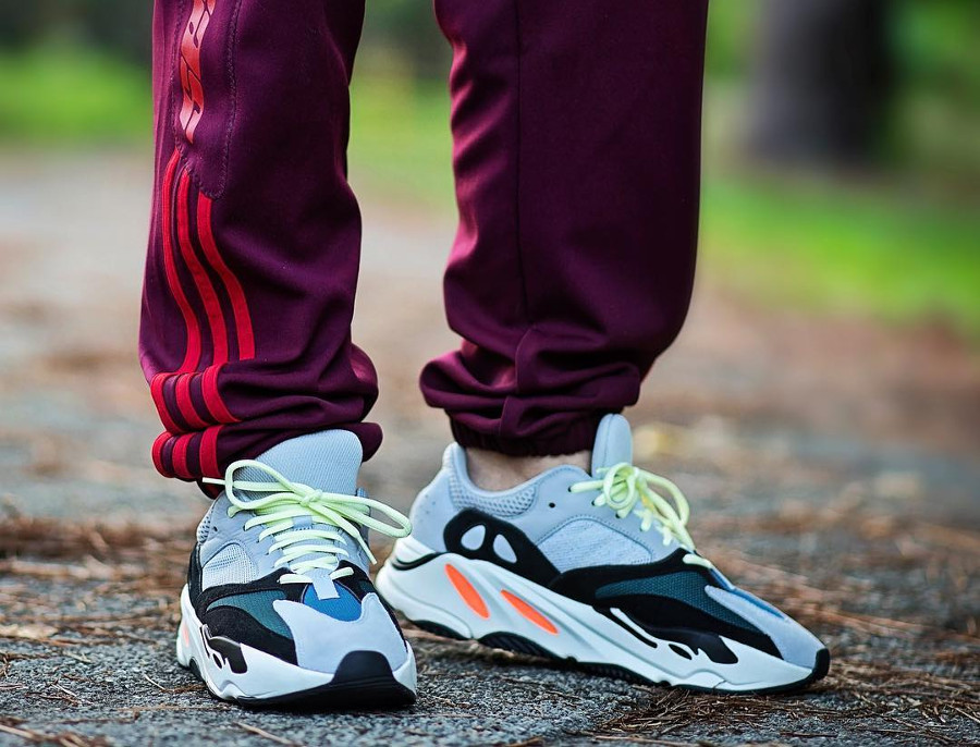 “Yeezy Boost 700 国内发售公告来了！确认补货，OVER！” 球鞋资讯 FLIGHTCLUB中文站|SNEAKER球鞋资讯第一站
