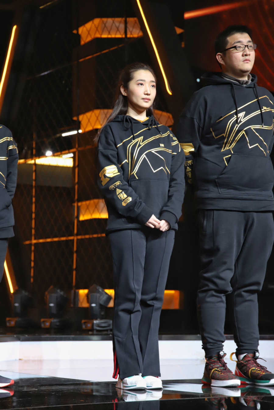 除了姿态正式退役，RNG 六周年庆典现场还官宣了一件 “大事”！ 球鞋资讯 FLIGHTCLUB中文站|SNEAKER球鞋资讯第一站