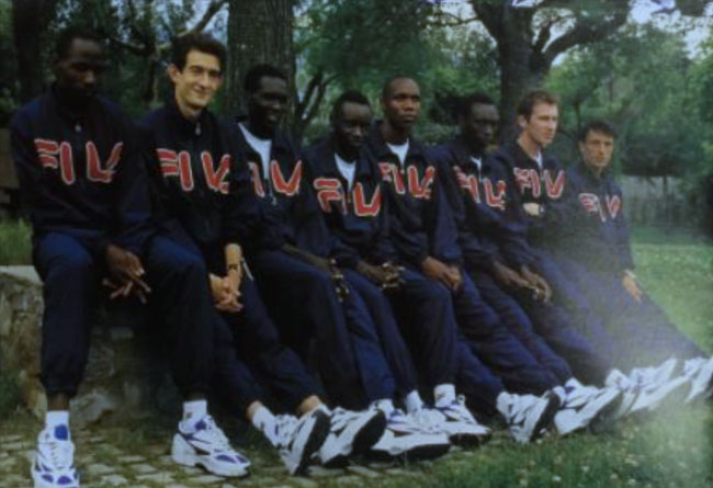 不愧是同法拉利齐名的百年品牌！这双鞋怎么穿都百看不厌！ 球鞋资讯 FLIGHTCLUB中文站|SNEAKER球鞋资讯第一站