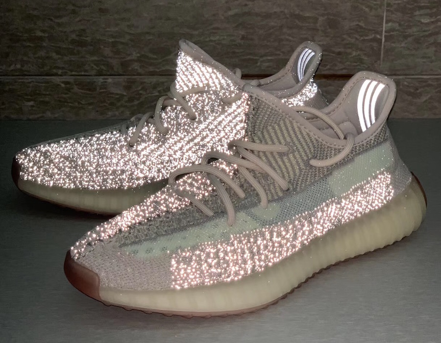 2 款全新配色 Yeezy 350 V2 官图释出！4 双都在本月发售！ 球鞋资讯 FLIGHTCLUB中文站|SNEAKER球鞋资讯第一站