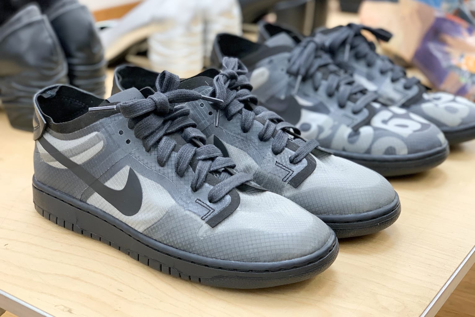 蝉翼鞋面极为抢眼！CDG × Nike Dunk Low 实物首度曝光！ 球鞋资讯 FLIGHTCLUB中文站|SNEAKER球鞋资讯第一站