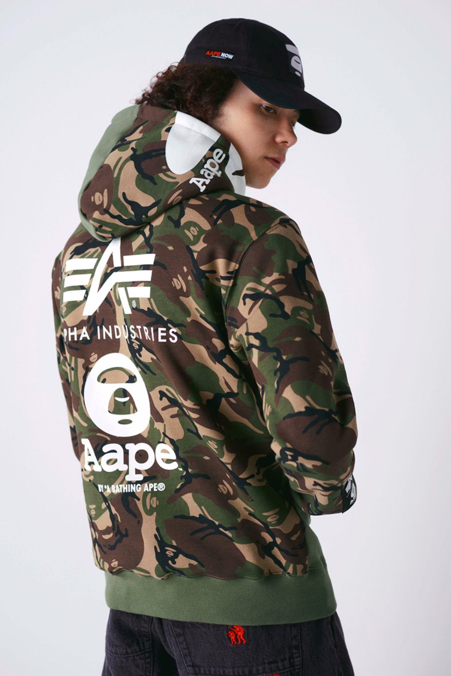 硬朗军事风！AAPE x Alpha Industries 全新联名即将发售！ 球鞋资讯 FLIGHTCLUB中文站|SNEAKER球鞋资讯第一站