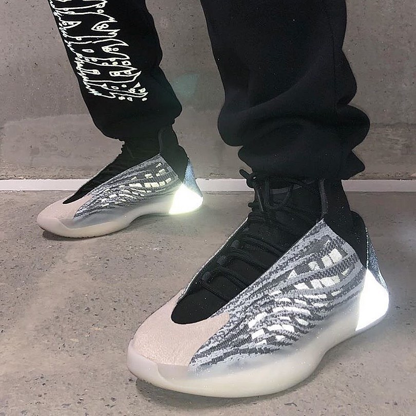Kanye 又一里程碑！Yeezy 篮球鞋即将发售，「年度狠鞋」终于来了 球鞋资讯 FLIGHTCLUB中文站|SNEAKER球鞋资讯第一站