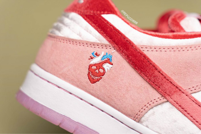 人见人爱的情人节 Dunk SB 还有特殊鞋盒！太帅了！ 球鞋资讯 FLIGHTCLUB中文站|SNEAKER球鞋资讯第一站