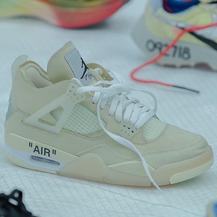 细节、上脚全都有！首款 OFF-WHITE x AJ4 要来了，香不香？ 球鞋资讯 FLIGHTCLUB中文站|SNEAKER球鞋资讯第一站