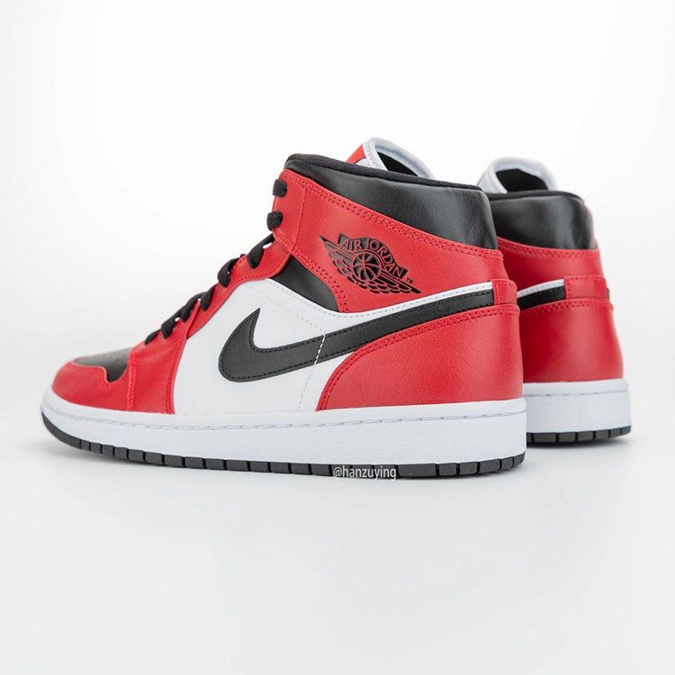 两大 OG 配色融合！这双黑红 Air Jordan 1 Mid 看来很抢手！ 球鞋资讯 FLIGHTCLUB中文站|SNEAKER球鞋资讯第一站
