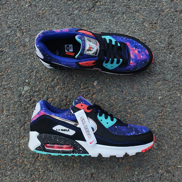 Nike「星空家族」新成员！Air Max 90 “Galaxy” 首次曝光！ 球鞋资讯 FLIGHTCLUB中文站|SNEAKER球鞋资讯第一站