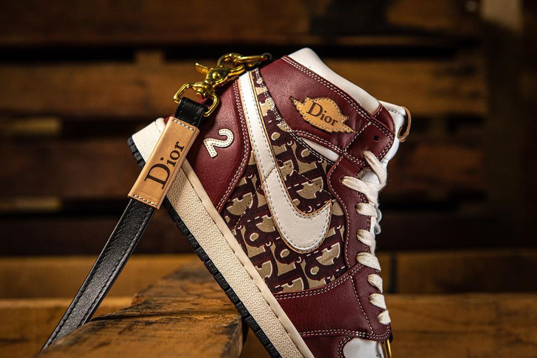 Dior x Dunk SB Low 头一次见！这细节真把我看傻了！ 球鞋资讯 FLIGHTCLUB中文站|SNEAKER球鞋资讯第一站