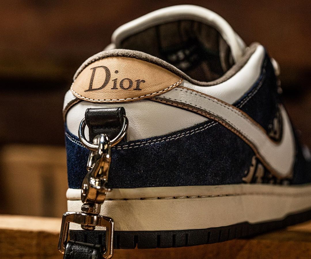 Dior x Dunk SB Low 头一次见！这细节真把我看傻了！ 球鞋资讯 FLIGHTCLUB中文站|SNEAKER球鞋资讯第一站