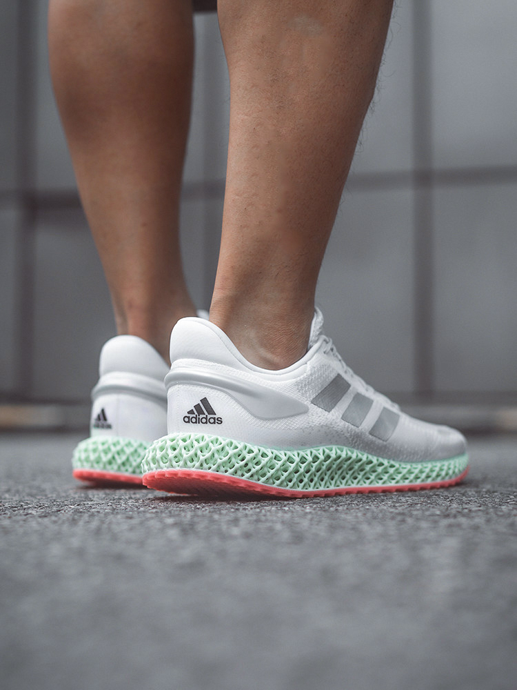 这次你该试试了！更轻更软 adidas 4D 跑鞋来了！ 球鞋资讯 FLIGHTCLUB中文站|SNEAKER球鞋资讯第一站