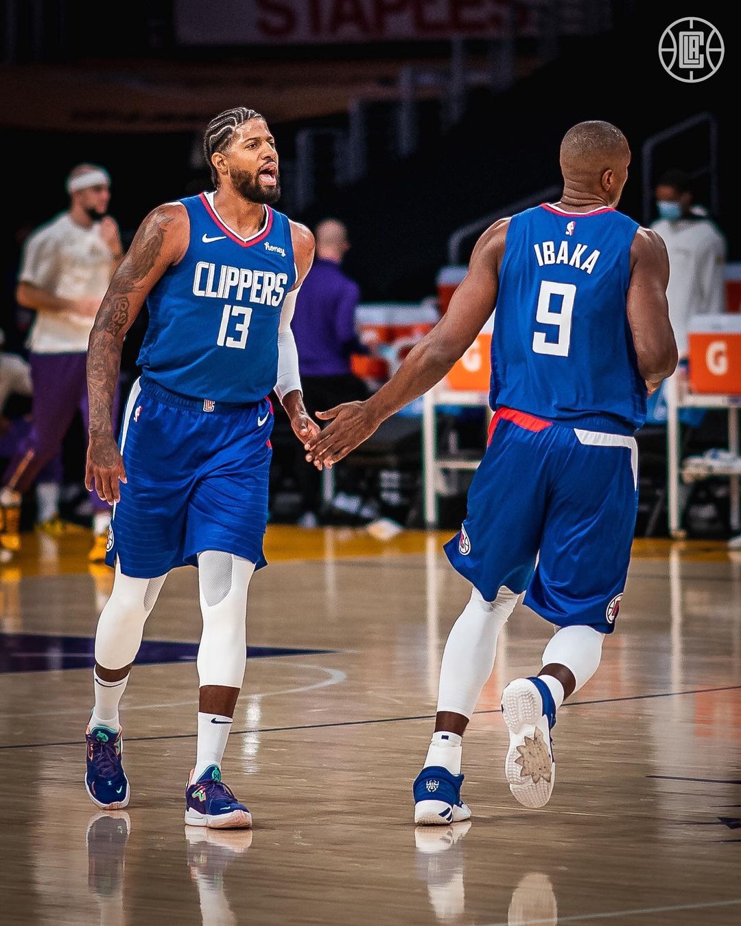 湖人领总冠军戒指！乔治穿 PG5 挑翻冠军！开赛两天球星上脚抢先看！ 球鞋资讯 FLIGHTCLUB中文站|SNEAKER球鞋资讯第一站