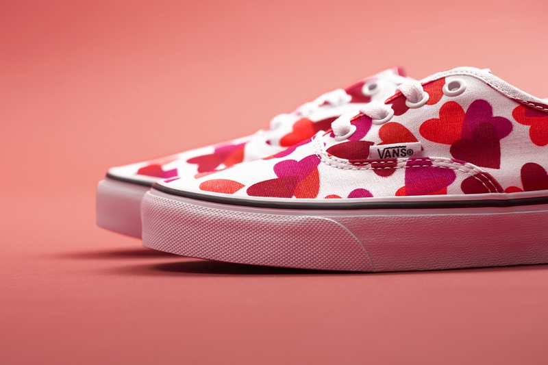 烈焰红唇 + 经典爱心！Vans 全新情人节系列现已登场！ 球鞋资讯 FLIGHTCLUB中文站|SNEAKER球鞋资讯第一站