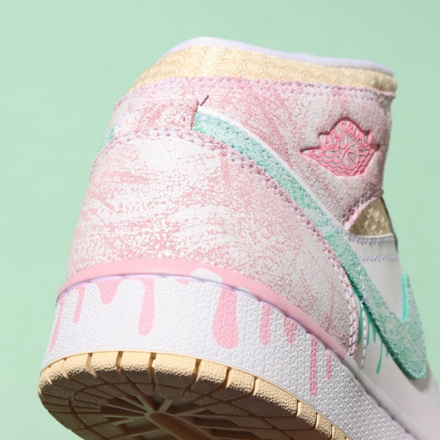 粉嫩冰激凌造型！全新 AJ1 Mid 实物图曝光！这颜值你爱了吗？ 球鞋资讯 FLIGHTCLUB中文站|SNEAKER球鞋资讯第一站