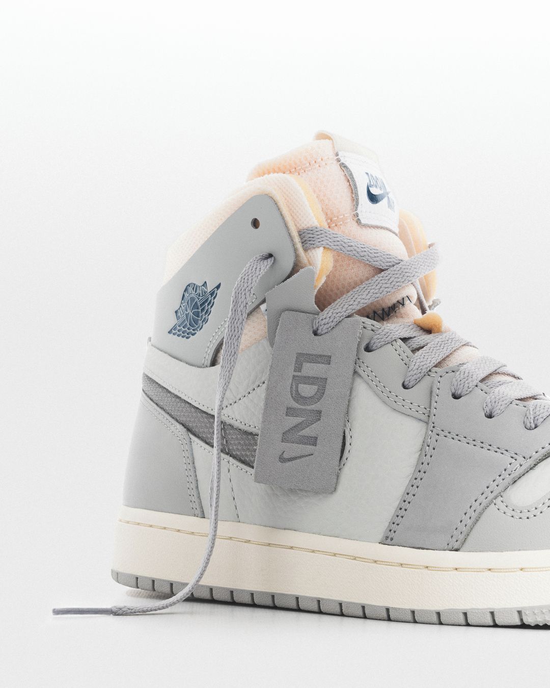 又火了！今年 11 双 AJ1「全线涨价」！最贵的快四万！ 球鞋资讯 FLIGHTCLUB中文站|SNEAKER球鞋资讯第一站