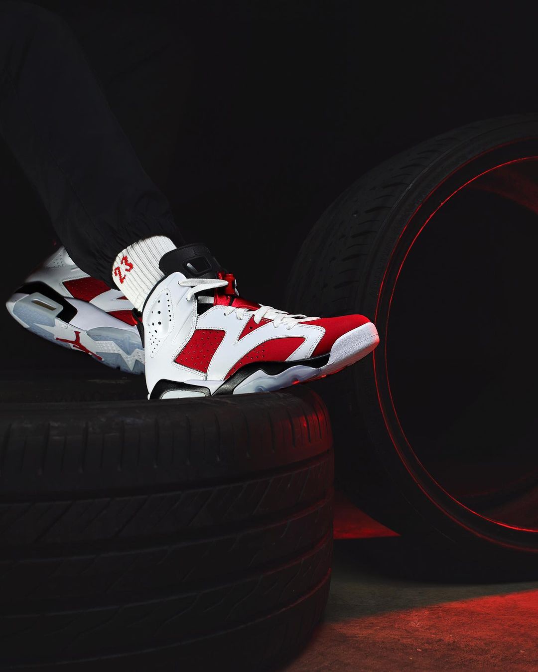 胭脂 AJ6、白红 AJ4 一跌再跌！这十双「AJ 正代」能抄底了！买完真不后悔！ 球鞋资讯 FLIGHTCLUB中文站|SNEAKER球鞋资讯第一站