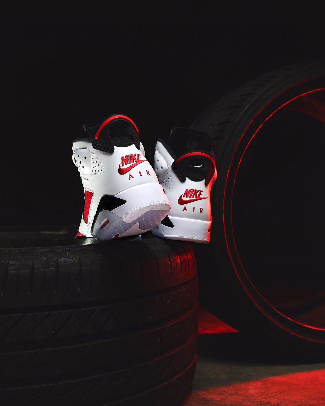 胭脂 AJ6、白红 AJ4 一跌再跌！这十双「AJ 正代」能抄底了！买完真不后悔！ 球鞋资讯 FLIGHTCLUB中文站|SNEAKER球鞋资讯第一站