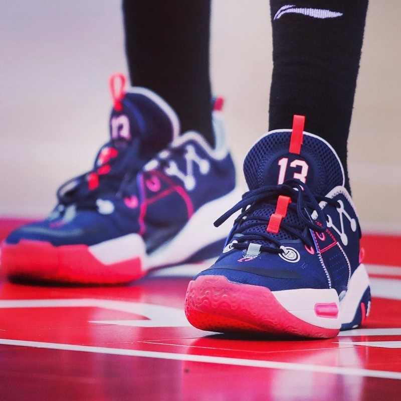 牌面！CBA「詹姆斯」上脚多款 PE 配色全城 9！你最想要哪双? 球鞋资讯 FLIGHTCLUB中文站|SNEAKER球鞋资讯第一站