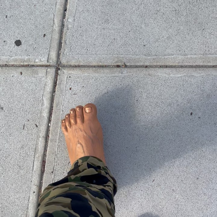 碧梨悄悄关注！「最怪」定制球鞋曝光！上脚需要勇气！ 球鞋资讯 FLIGHTCLUB中文站|SNEAKER球鞋资讯第一站