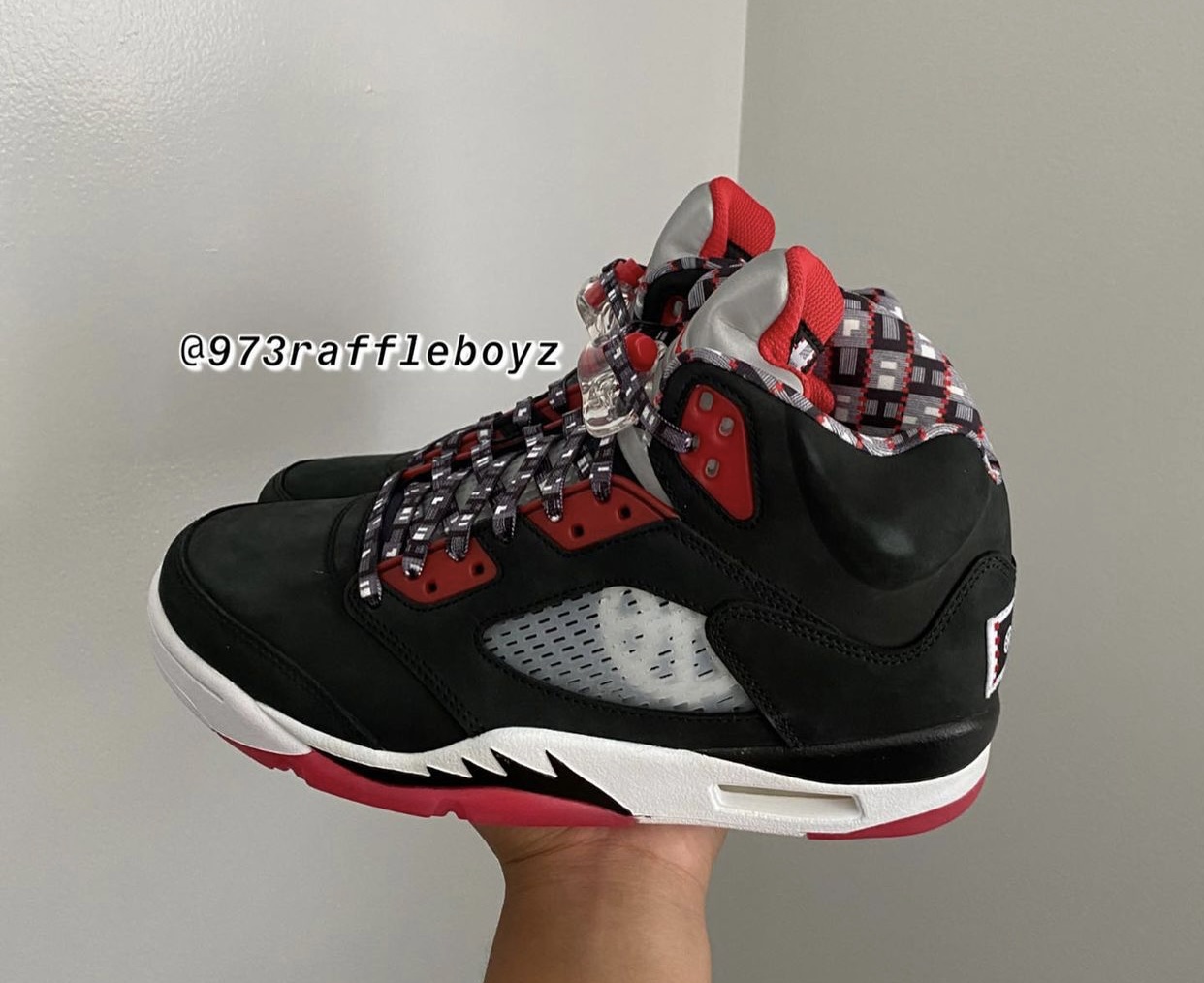 超限量 54 双亲友限定！全新 Air Jordan 5 “Quai 54” 实物图曝光！ 球鞋资讯 FLIGHTCLUB中文站 ...