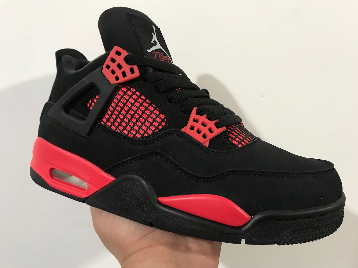 经典黑红配色！全新 AJ4 实物及发售信息曝光！ 球鞋资讯 FLIGHTCLUB中文站|SNEAKER球鞋资讯第一站