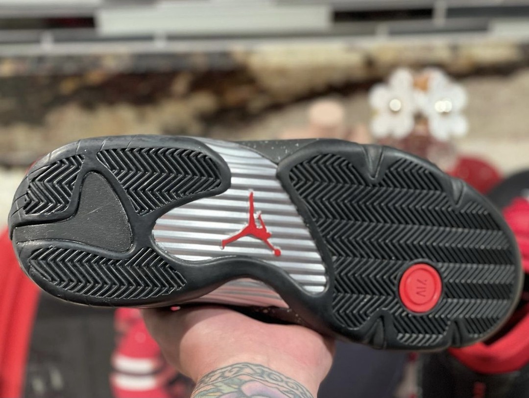 质感十足 + 甜美主题！全新「黑红」AJ14 最新实物曝光！ 球鞋资讯 FLIGHTCLUB中文站|SNEAKER球鞋资讯第一站