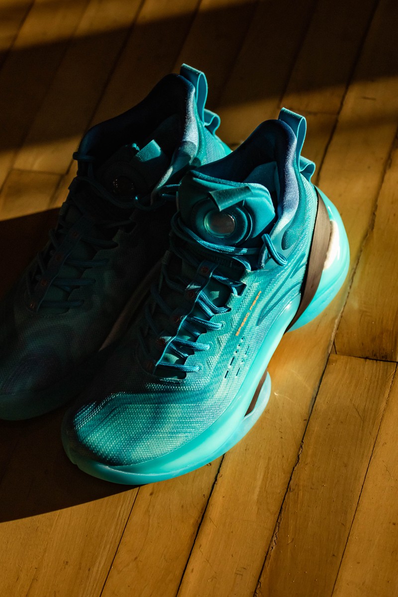 库里又该羡慕了！年度最强实战鞋我投它一票！现在入手还打折！ 球鞋资讯 FLIGHTCLUB中文站|SNEAKER球鞋资讯第一站