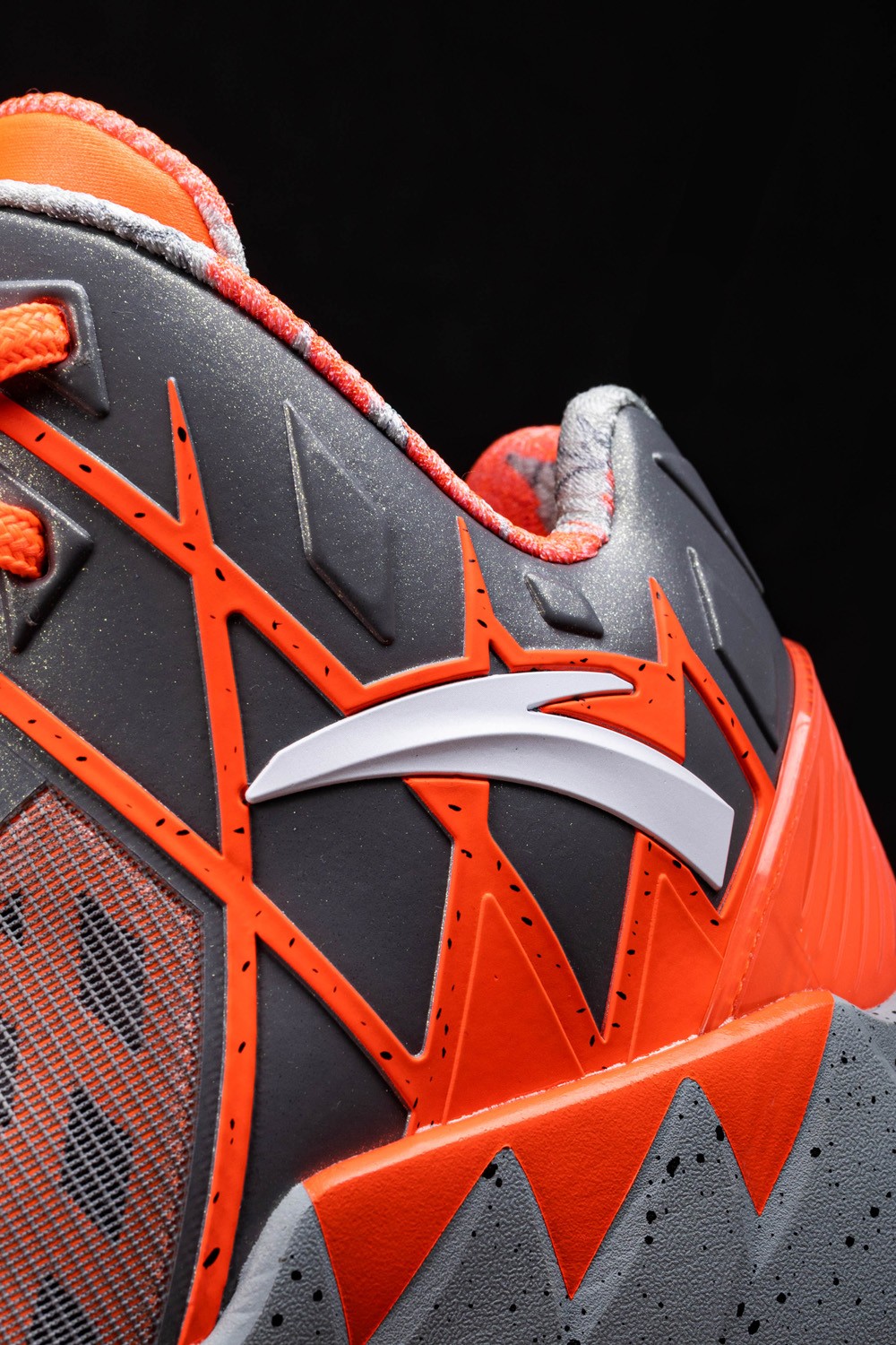 这才是我最想要的复刻！初代 KT 明日升级回归！脚感爽多了！ 球鞋资讯 FLIGHTCLUB中文站|SNEAKER球鞋资讯第一站