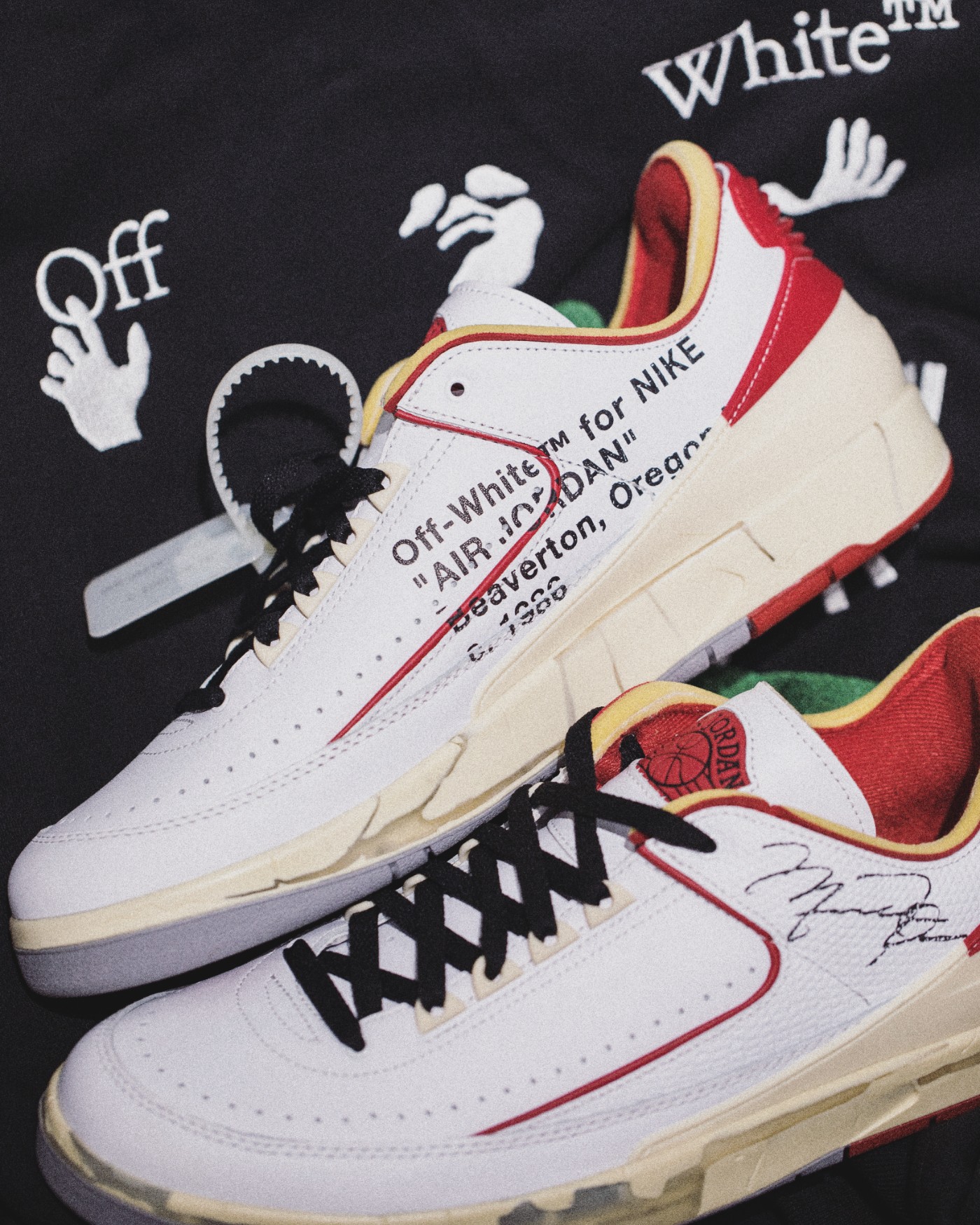 OW x AJ2 刚刚抢到了吗？现在市价近四千！小编抢先上脚！ 球鞋资讯 FLIGHTCLUB中文站|SNEAKER球鞋资讯第一站